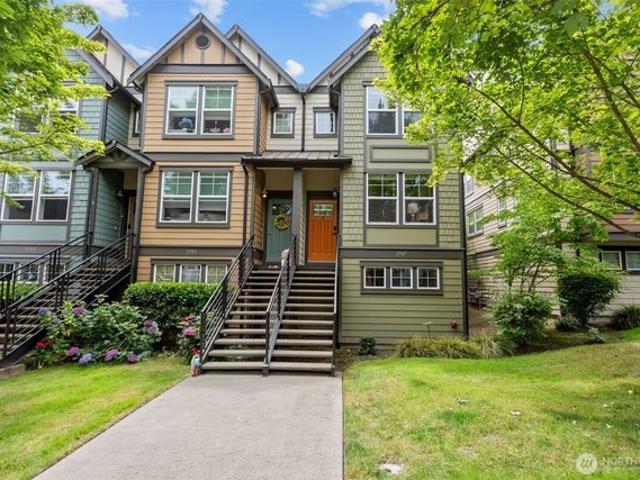 2707 SW Sylvan Heights Dr, Seattle, WA 98106