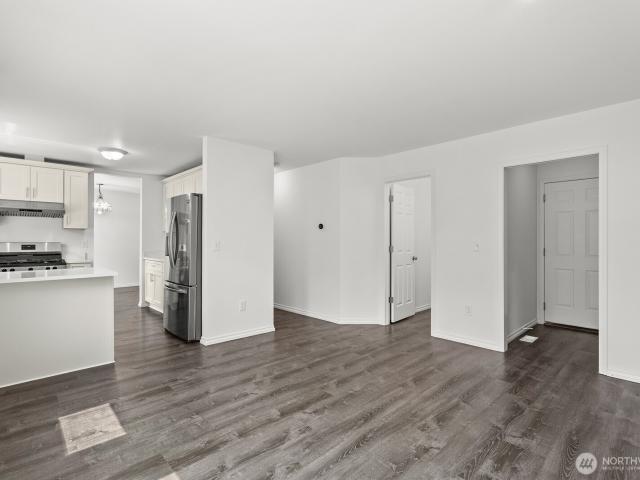 2707 S 268th Pl, Kent, WA 98032 | MLS #2554