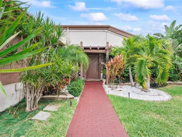 2707 S Parkview Dr, Hallandale Beach, FL 33009