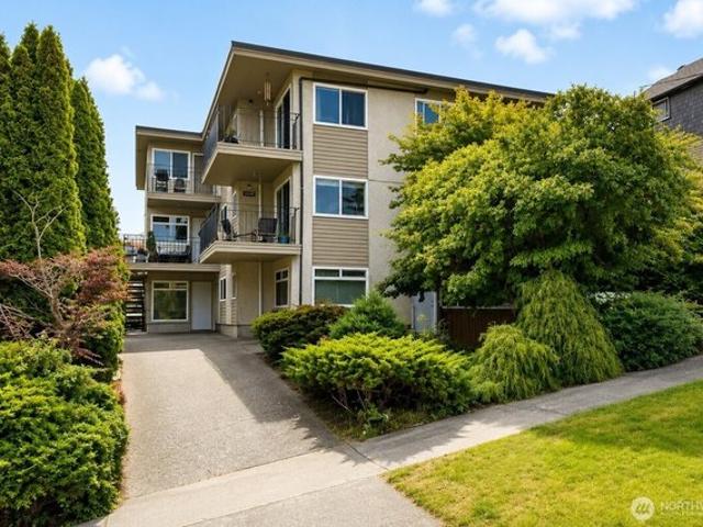 2707 W Jameson St, Seattle, WA 98199