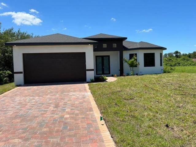 2707 8th St W, Lehigh Acres, FL 33971