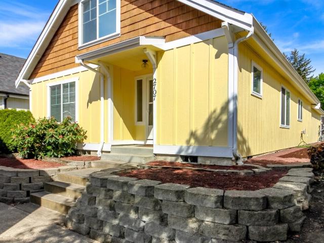 2707 9th Street SE