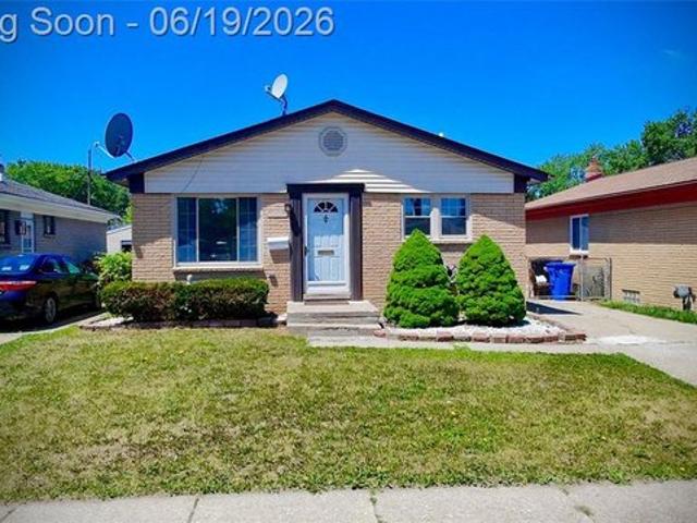 27087 Alden St, Madison Heights, MI 48071