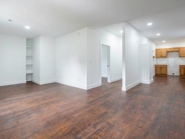 2708 N Chamberlain Avenue