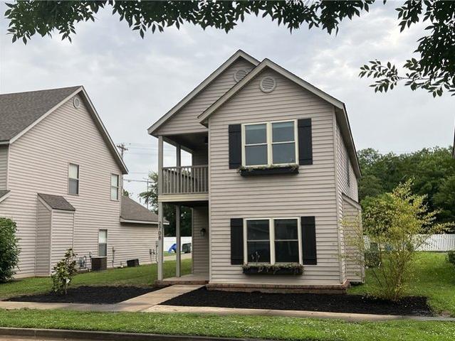 2708 N Westminster Dr, Fayetteville, AR 72704