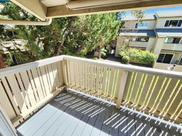 2708 Oak Rd #35, Walnut Creek, CA 94597
