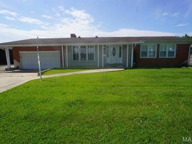 2708 Angela Dr, Granite City, IL 62040