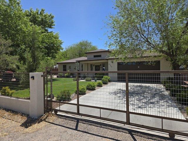2708 Darlene Pl SW, Albuquerque, NM 87105
