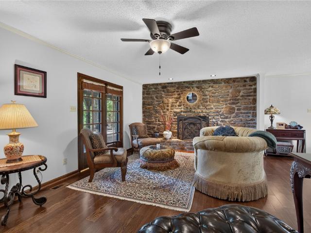 2708 Heather Oaks