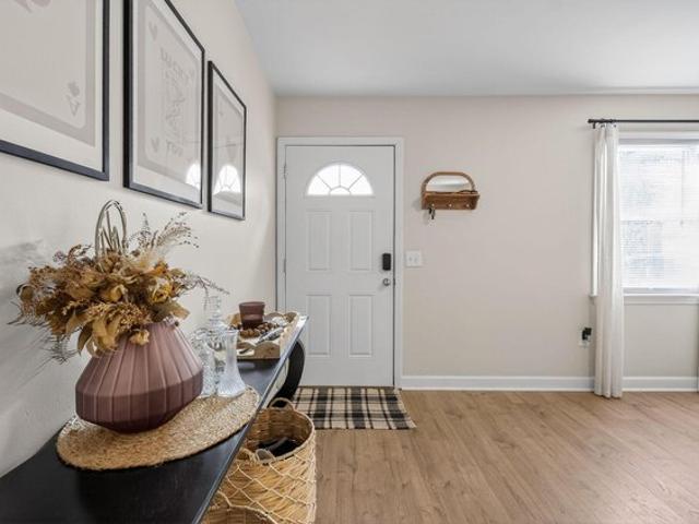 2708 Plainsfield Cir, Raleigh, NC 27610