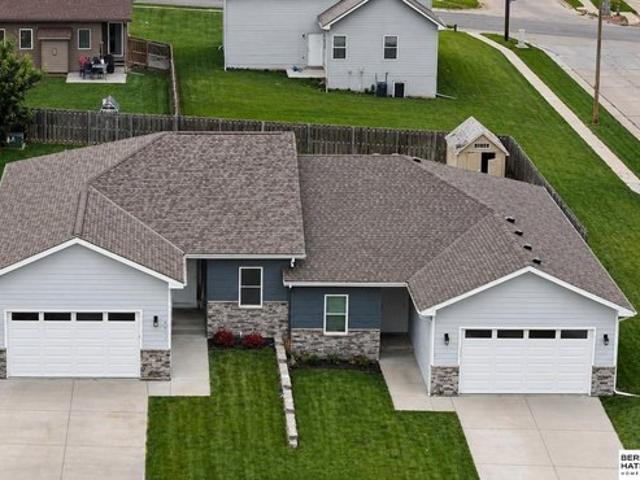 2708 2 Viking Cir, Blair, NE 68008