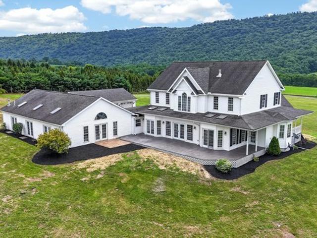 2709 Mahantongo Creek Rd, Dalmatia, PA 17017