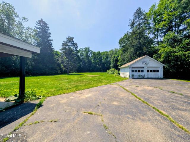 2709 Main Street