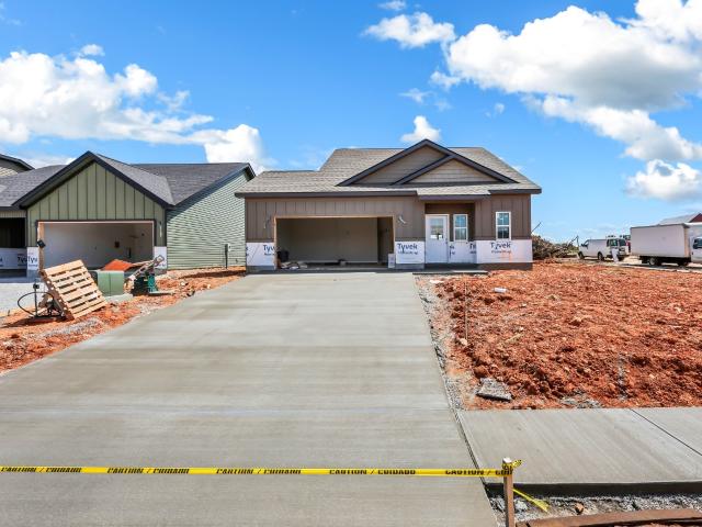 2709 Brewster Dr