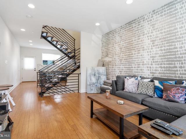2709 Cambridge Street