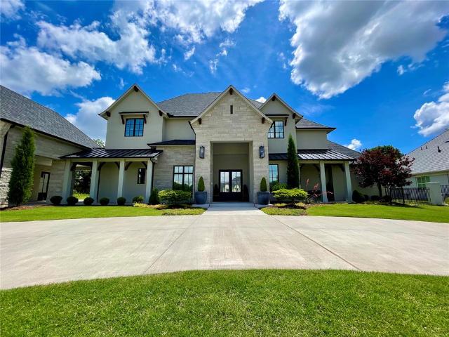 2709 Crittenden Drive