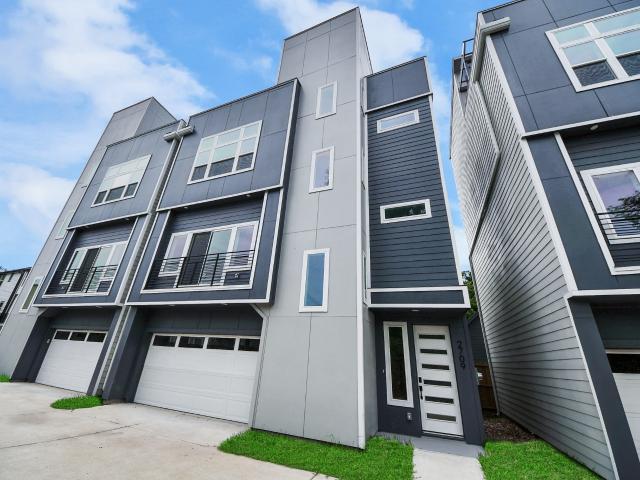 2709 Dennis Street