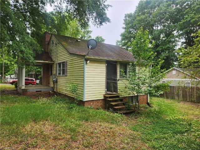 2709 Eastwood Drive