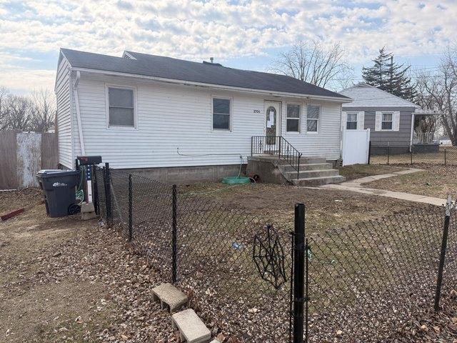 2709 Flint Hills Dr, Burlington, IA 52601