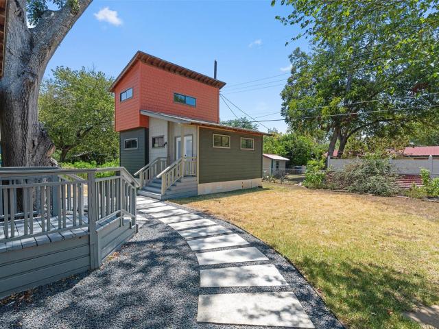 2709 Geraghty Ave