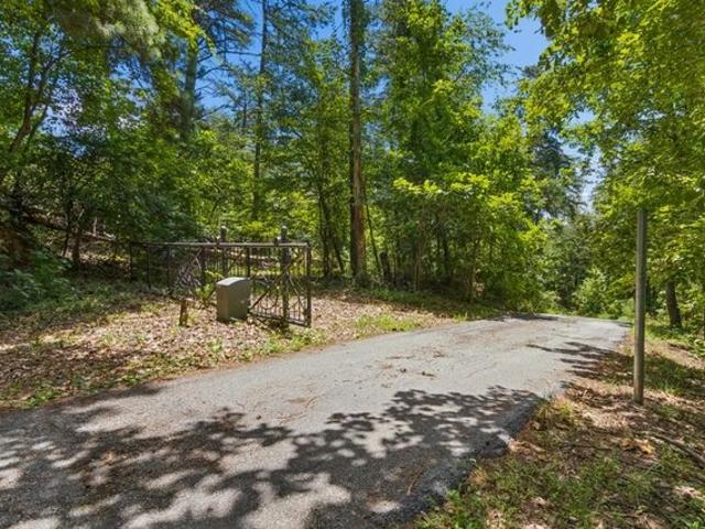 2709 Jamerson Rd, Marietta, GA 30066