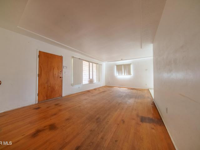 2709 Peerless Avenue