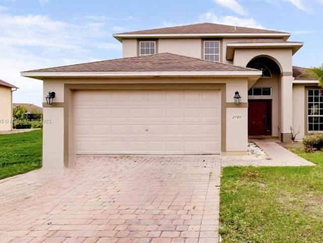2709 Star Grass Cir, Kissimmee, FL 34746