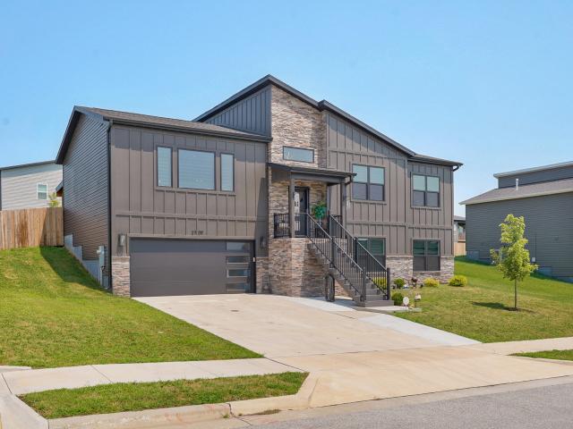 2709 W Pigeon Drive