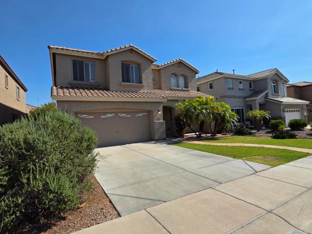 2709 W Redwood Lane