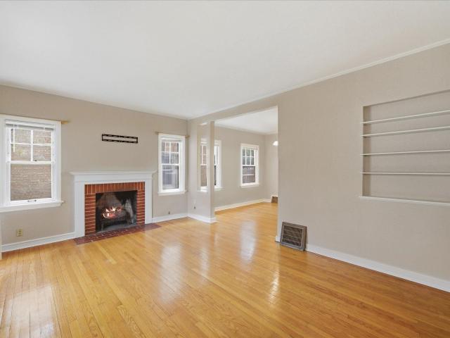 2709 W Villard Ave