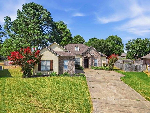 2700 Muscadine Ln, Conway, AR 72034