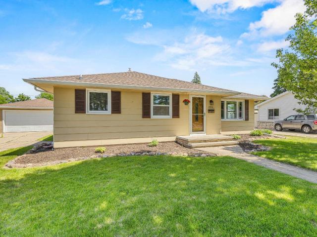 2700 n lillian court