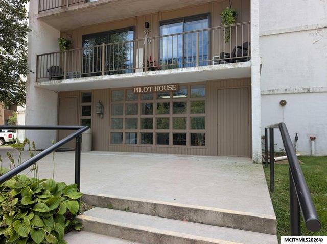 2700 N Shore Dr, Clear Lake, IA 50428
