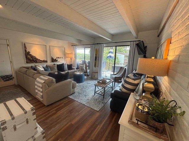 2700 N Shore Dr Unit G27, Clear Lake, IA 50428