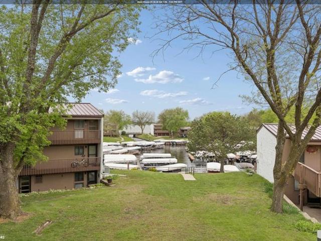 2700 N Shore Dr Unit J14, Clear Lake, IA 50428