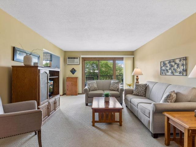 2700 Oxford Street N # 140