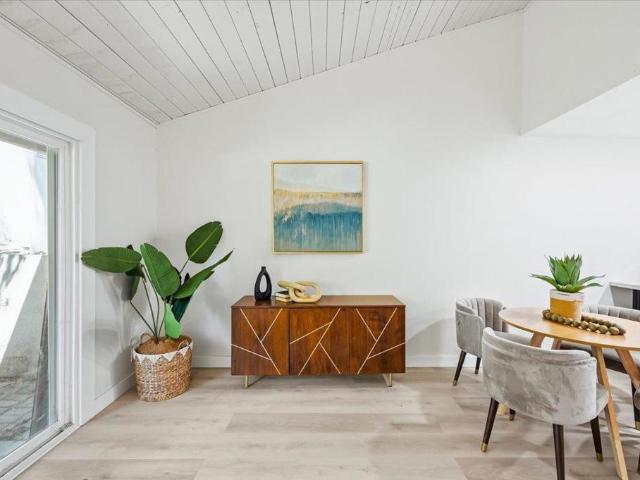 2700 Oak Road 11
