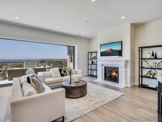 2700 Argonauta St, Carlsbad, CA 92009