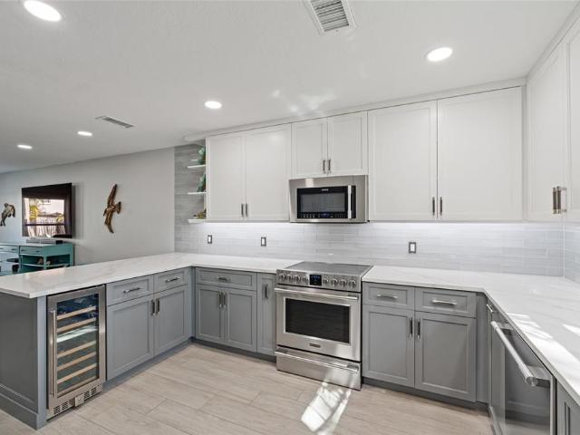 2700 Bayshore Blvd, Unit 560, Dunedin, FL 34698 | MLS #TB8464