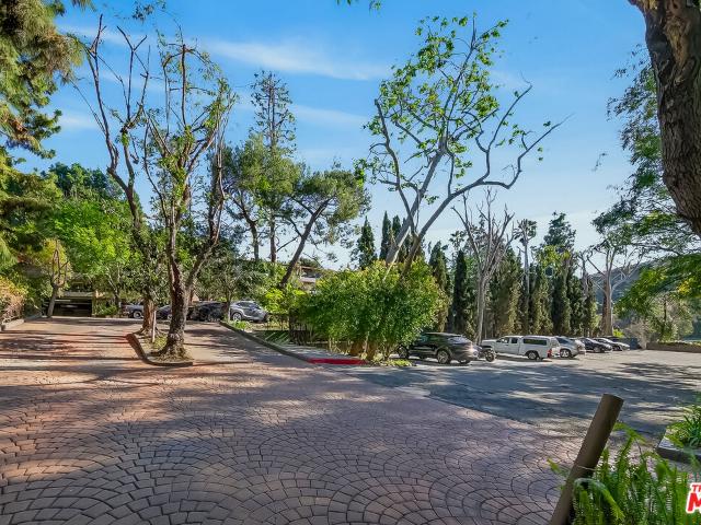 2700 Cahuenga Blvd, Unit 4220, Los Angeles, CA 90068 | MLS #26659 | Compass
