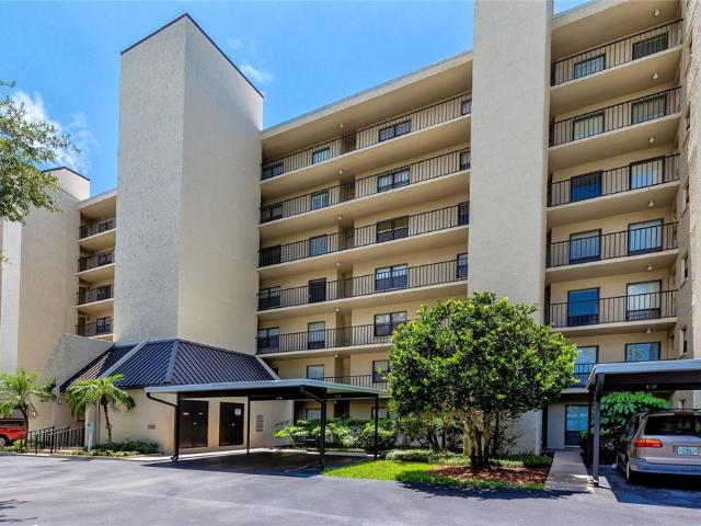 2700 COVE CAY DR, 3 beds, 2 full baths