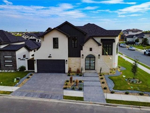 2700 E Giorgio Dr, Edinburg, TX 78542