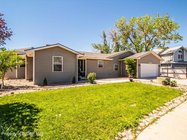 2700 Eastridge Ct, Farmington, NM 87401