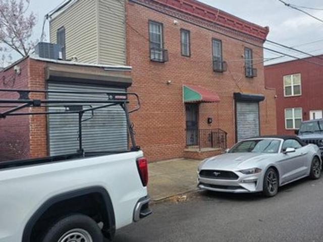 2700 Earp St, Philadelphia, PA 19146
