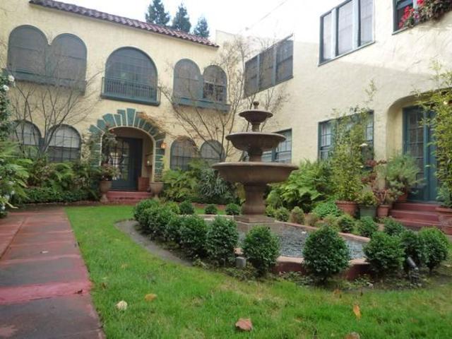 $2700 Fantastic Location! 1Bdrm/1Bth With Beautiful Courtyard View In PA