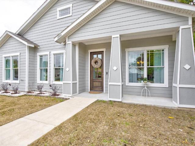 2700 Gladstone Drive