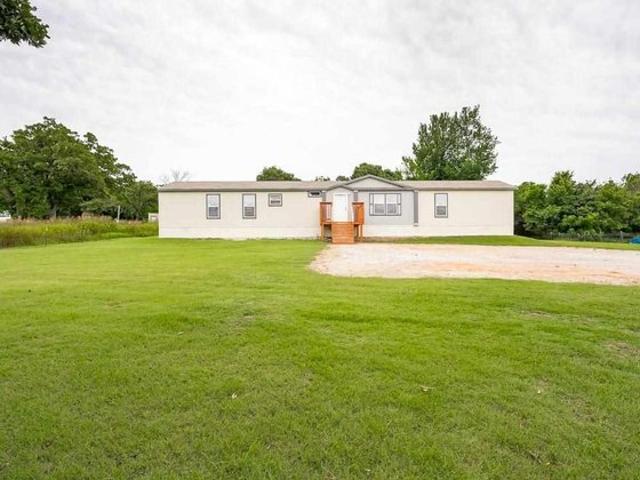 2700 Glyna Ln, Guthrie, OK 73044
