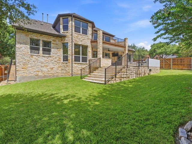2700 Lothian Dr