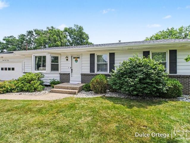 2700 Pohens Ave NW, Grand Rapids, MI 49544