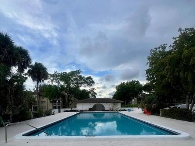 2700 Riverside Dr Apt 103, Coral Springs, FL 33065